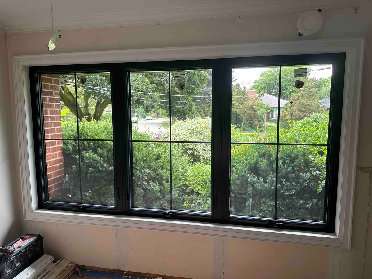 How to Fix a Window That Won’t Close All the Way | Vinyl Light Windows ...